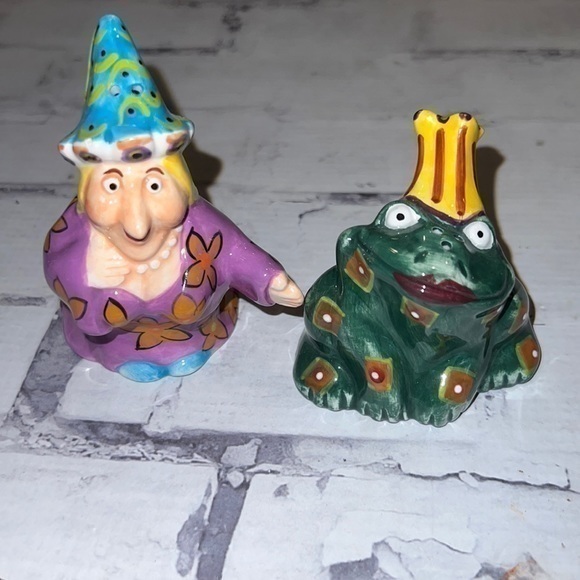 Kitchen | Princess And Frog Salt And Pepper Shakers | Poshmark